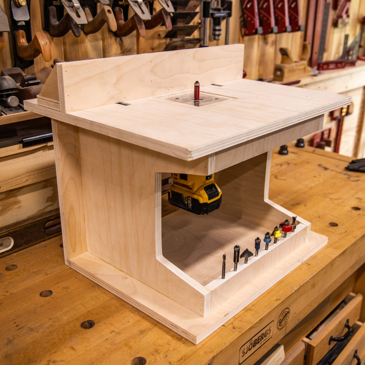Compact Woodworking Router Table Plan - John Malecki - Woodworking, DIY ...